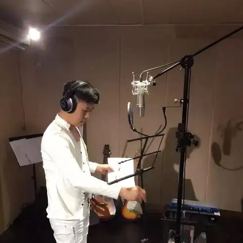 Wo Zai Ta Xiang Guo Da Nian 我在他乡过大年 Lyrics 歌詞 With Pinyin By Ya Feng 雅锋